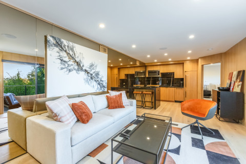 Escape to a Scenic House in Hollywood Hills, Los Angeles, CA ...