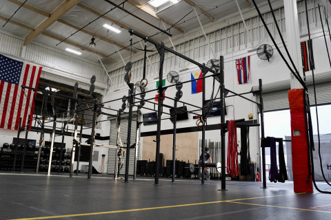 8000 sq ft CrossFit Gym with high ceiling and modern look, Los Alamitos ...