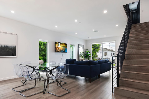 3 level townhome- Natural lighting and high ceilings, Los Angeles, CA ...