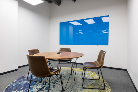Expansive | Huddle Room for 4, Chicago, IL | Off-Site | Peerspace