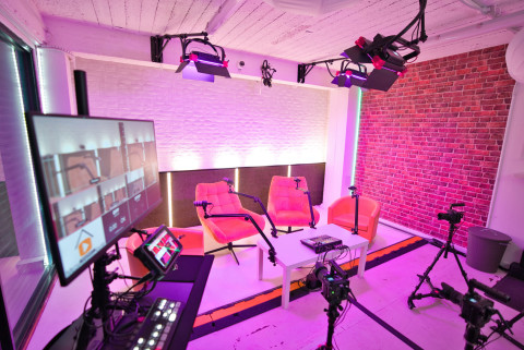 MediaWorkHouse | Podcast, TV & Live Stream Studio in creative media hub ...
