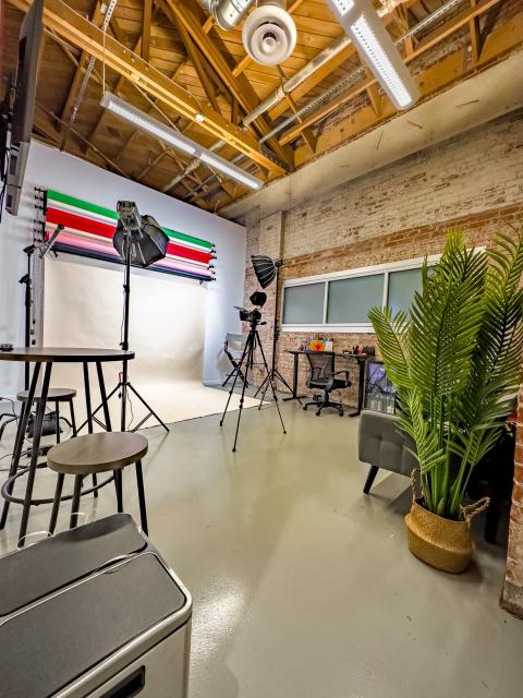 Well-equipped and Affordable Photography Studio, Fresno, CA ...