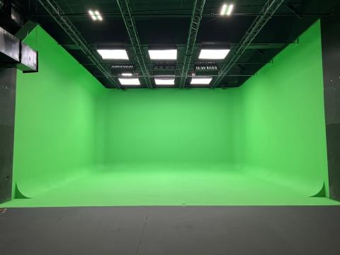 Professional Massive Green Screen Chroma Key cyc Studio Space in ...