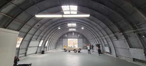 Large Industrial Warehouse, hanger type, with arched ceilings and Loft ...