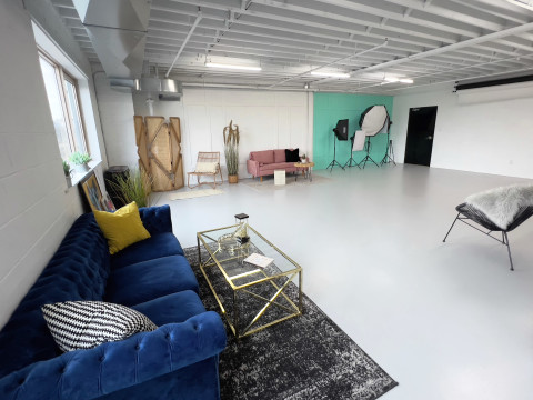 Fully Equipped Photo Studio - Toronto, Toronto | Production | Peerspace