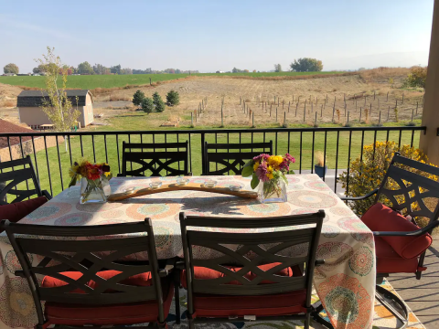 Mojo Place- Gorgeous home w/ spa & seasonal pool, Walla Walla, WA ...