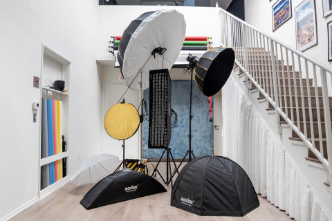 Encapsulate Studio | Creative Space - Photo Studio with ALL lighting ...