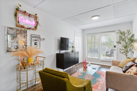 Amber Amina House | Bright, Retro-Inspired Duplex Home, Atlanta, GA ...