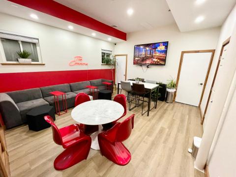 Unique creative space & Conference room in SoHy “SoHy Station ...