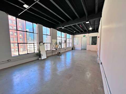Natural Light Loft w/City View & Backdrops, Los Angeles, CA ...