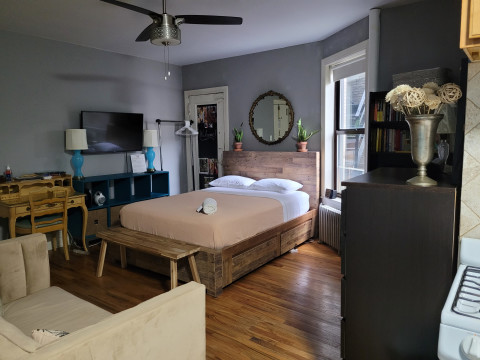 Charming Rustic Chic Studio Apartment, New York, NY | Production ...