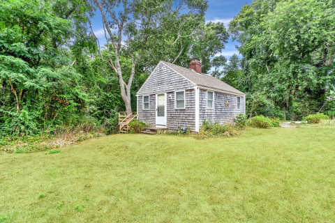 Small Cape Cod Cottage, Hyannis, MA | Production | Peerspace