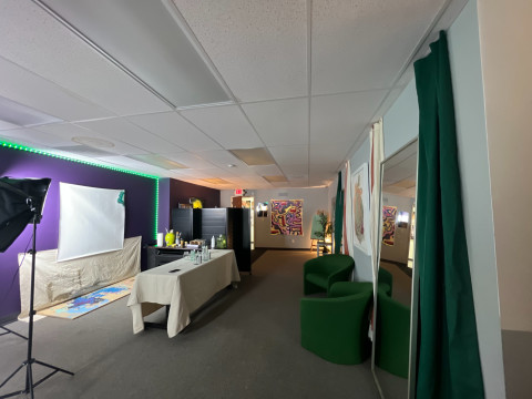 Colorful Downtown Art Studio, Springfield, IL | Event | Peerspace