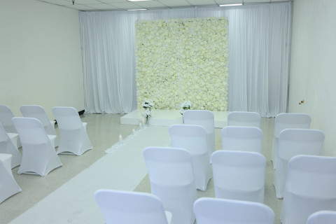 951 Vibez Studio | Chic All-White Studio in Moreno Valley’s Hotspot ...