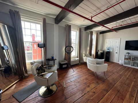 Modern Loft Gem, Pawtucket, RI | Production | Peerspace
