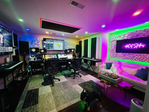 All-inclusive Mansion Recording Studio and Content House!, Long Branch ...