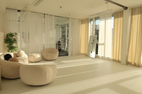 Lounge Studios | Aesthetic Creative Content Studio Space, BRENTFORD ...