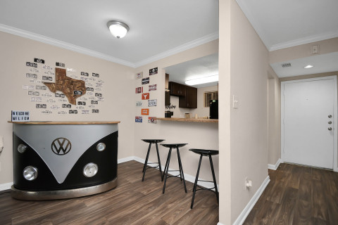 Stylish -RiverOaks/Galleria With Volkswagen Bar!, Houston, TX ...