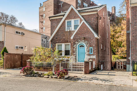 Charming Vintage Detached Brick House, Bronx, NY | Production | Peerspace