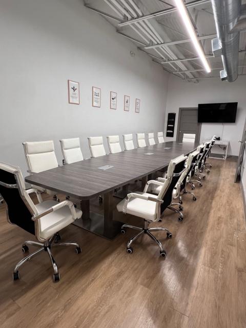 Modern Meeting Room With Kitchen Near Downtown Fort Worth, Fort Worth ...
