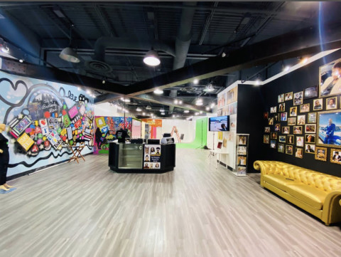 Photography Studio & Event Space, Philadelphia, PA | Event | Peerspace