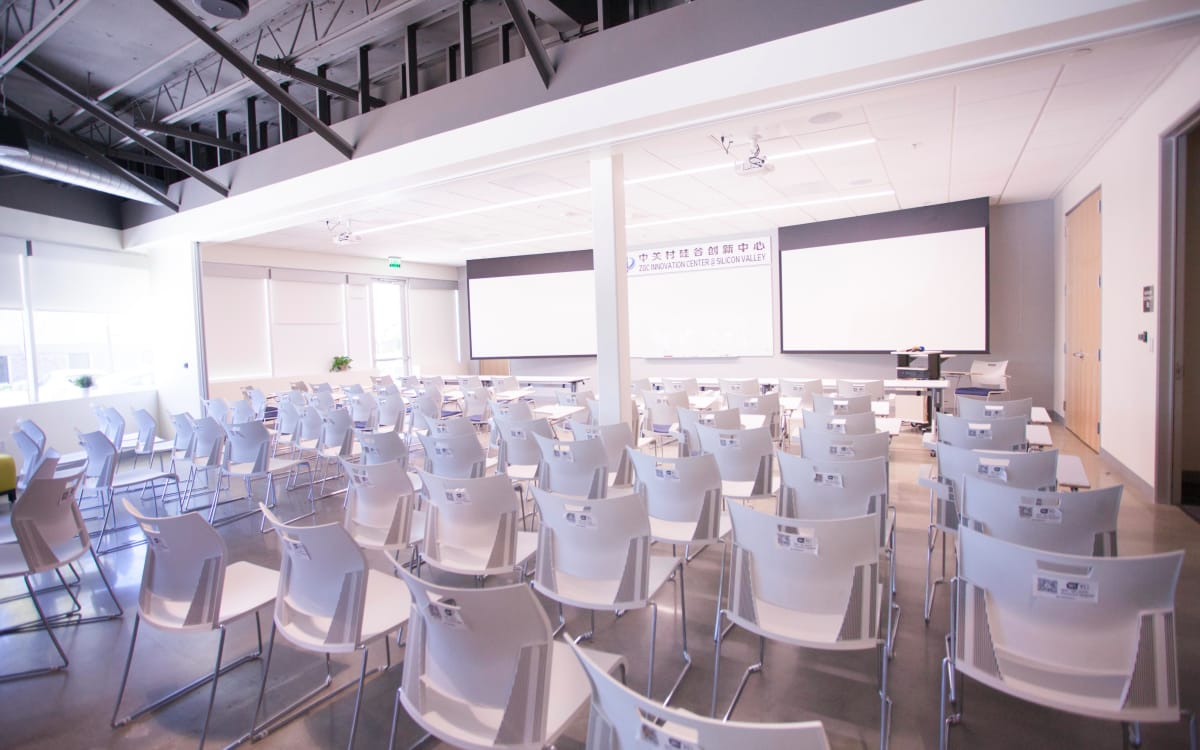 Top 10 Presentation Spaces Near You | Peerspace