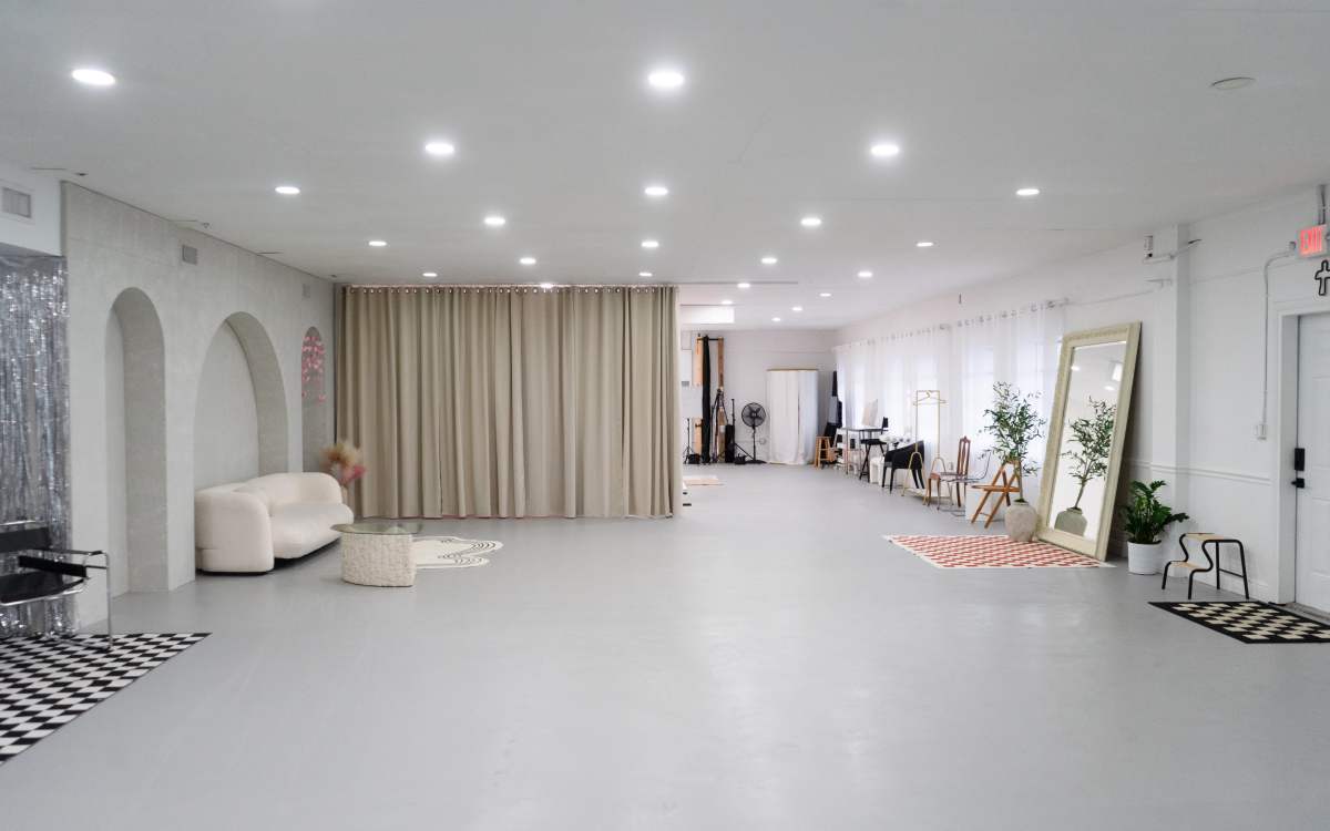 Creative Canvas Studio Miami | Modern Daylight Studio With Cyc Wall and ...