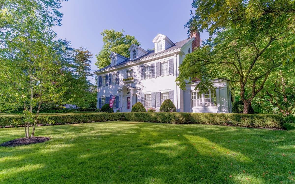 Historic Colonial Home on Wooded Lot, Sidney, OH | Event | Peerspace