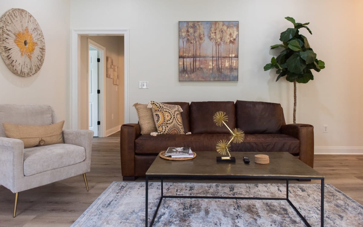 Modern Boho Studio, Pearl, MS | Off-Site | Peerspace