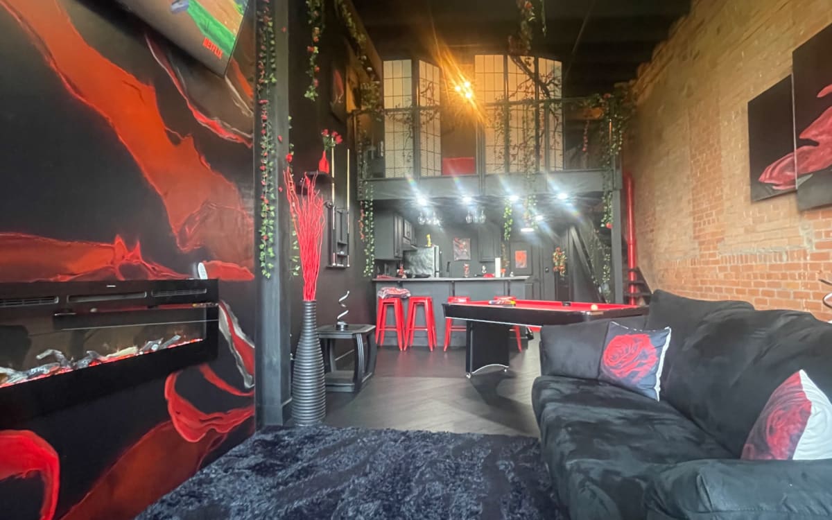 URBAN ROSE GARDEN LOFT, Detroit, MI | Production | Peerspace