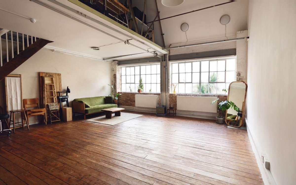Warehouse Studio with wooden floor for photography and video., london ...
