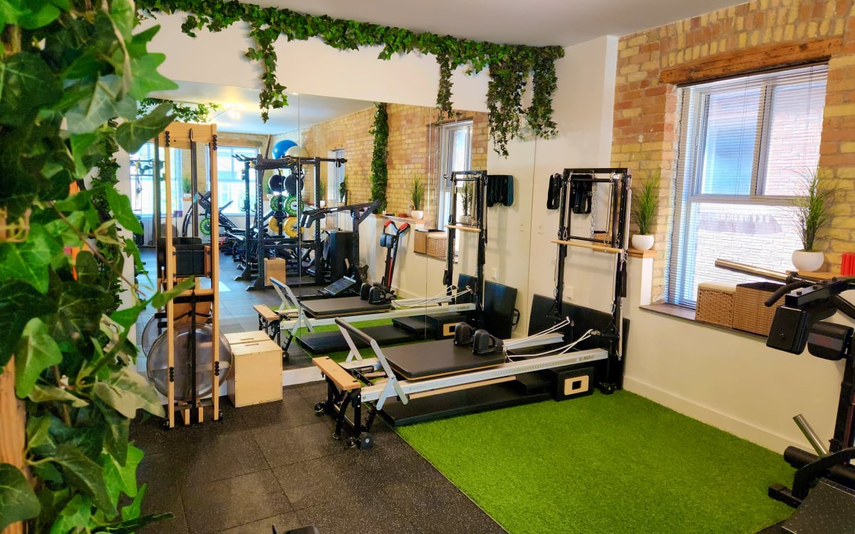 Beautiful Pilates studio, Yoga space, Fitness studio and Gym in ...