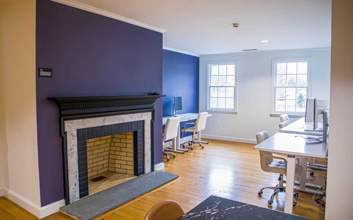Fully Equipped and Modern-Themed Spacious Creative Warehouse Workspace ...