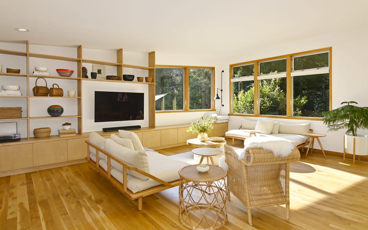 Modern Minimalist Treehouse, Seattle, WA | Production | Peerspace