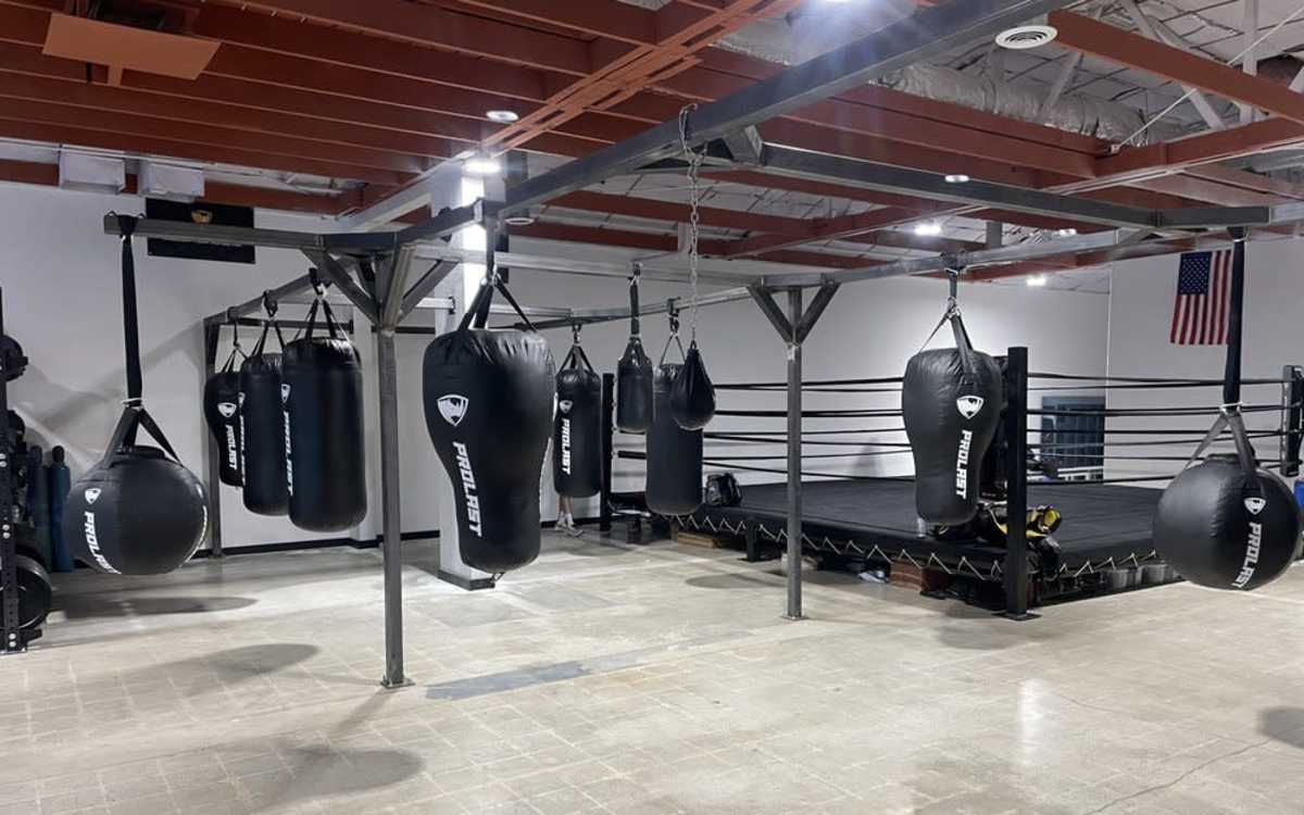 Industrial Boxing Gym & Fitness Center In Bustling Long Beach Area ...