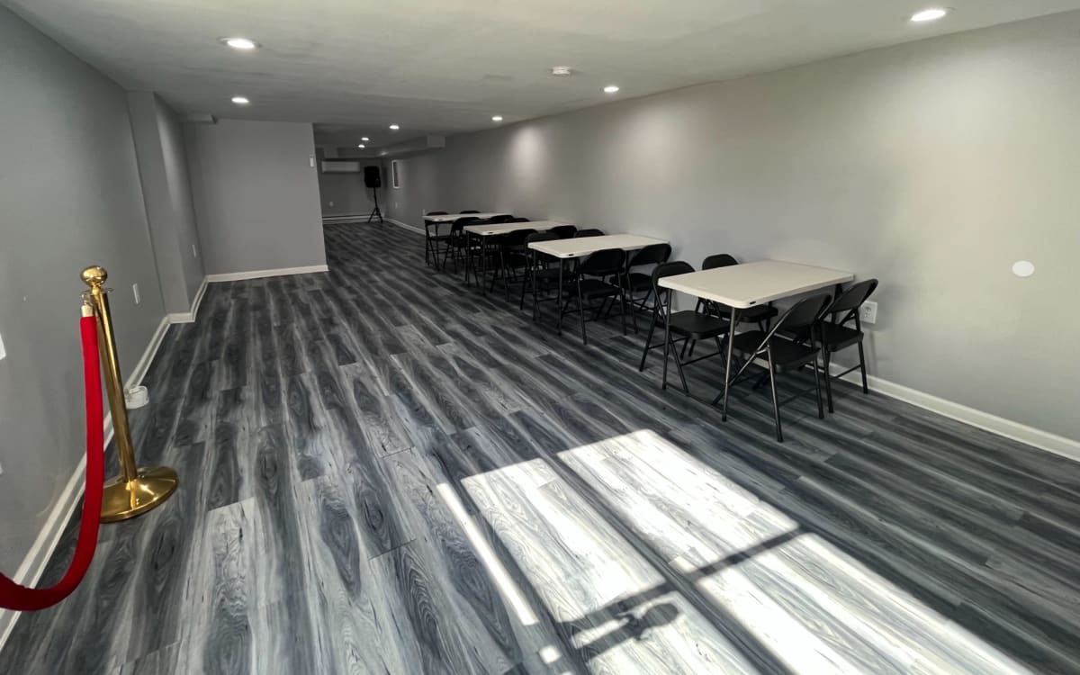 Urban Event Space with rustic floors. Great for all events of 50 -70 ...