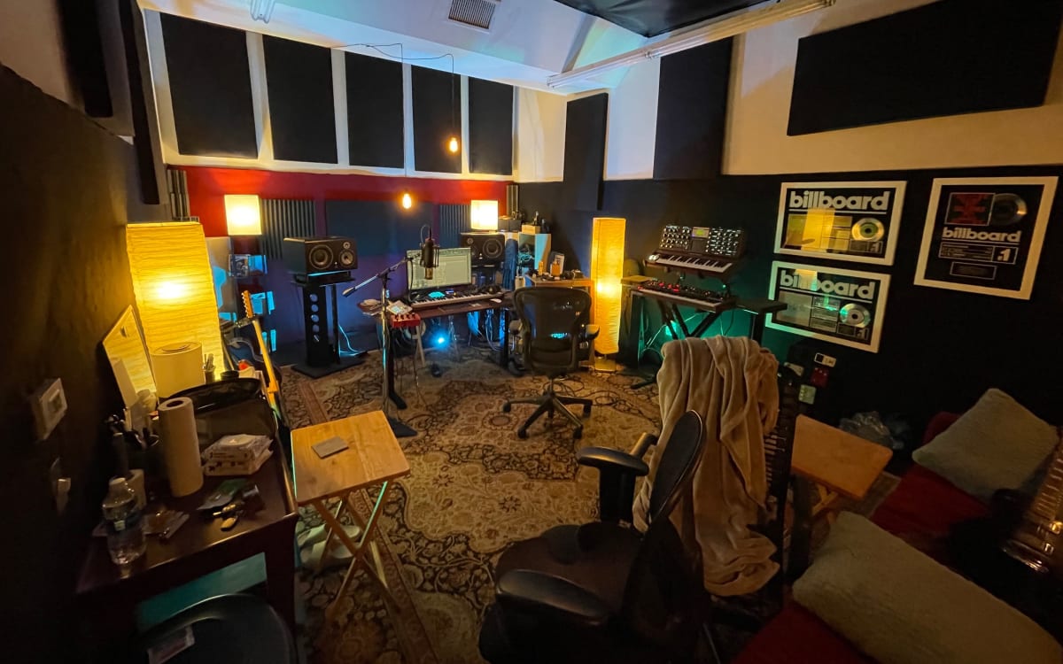 High end Recording Studio, cozy home vibes, North Hollywood, CA ...