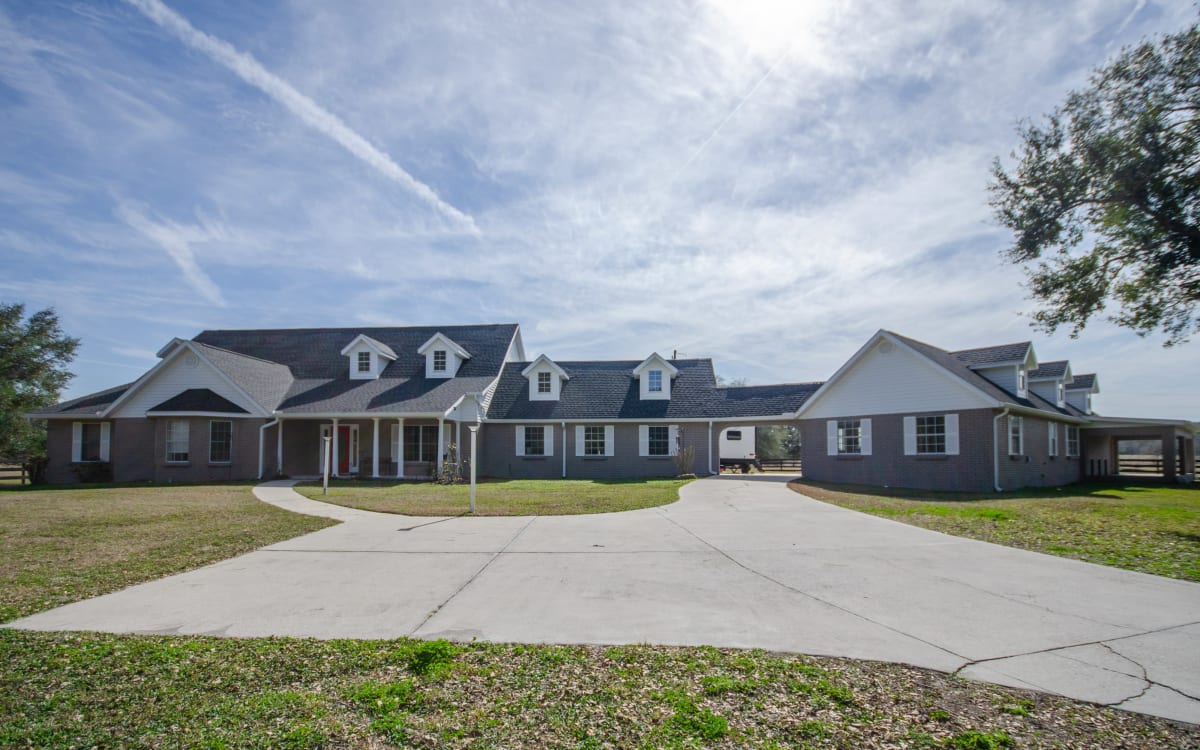 Ranch Home With Beautiful Pastures, Morriston, FL | Production | Peerspace