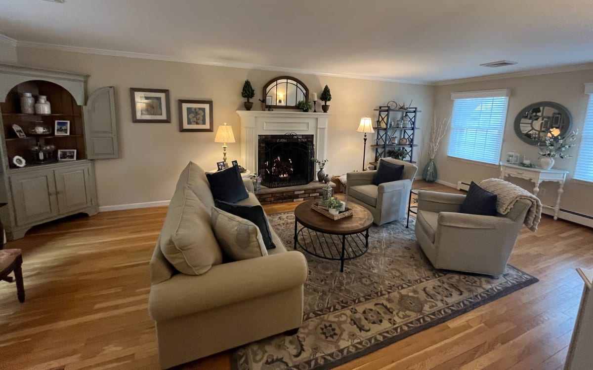 Suburban Colonial House, Park Ridge, NJ | Production | Peerspace