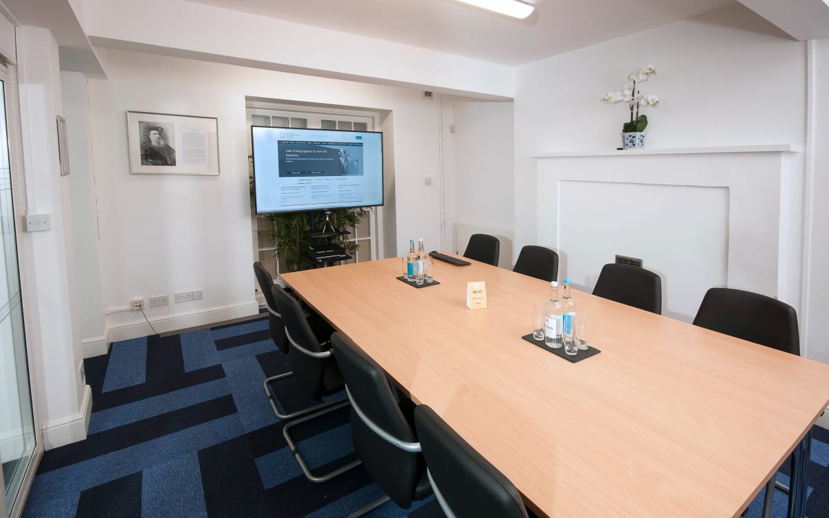 De Morgan House | Cosy Meeting Room In Central London - Sylvester Room ...
