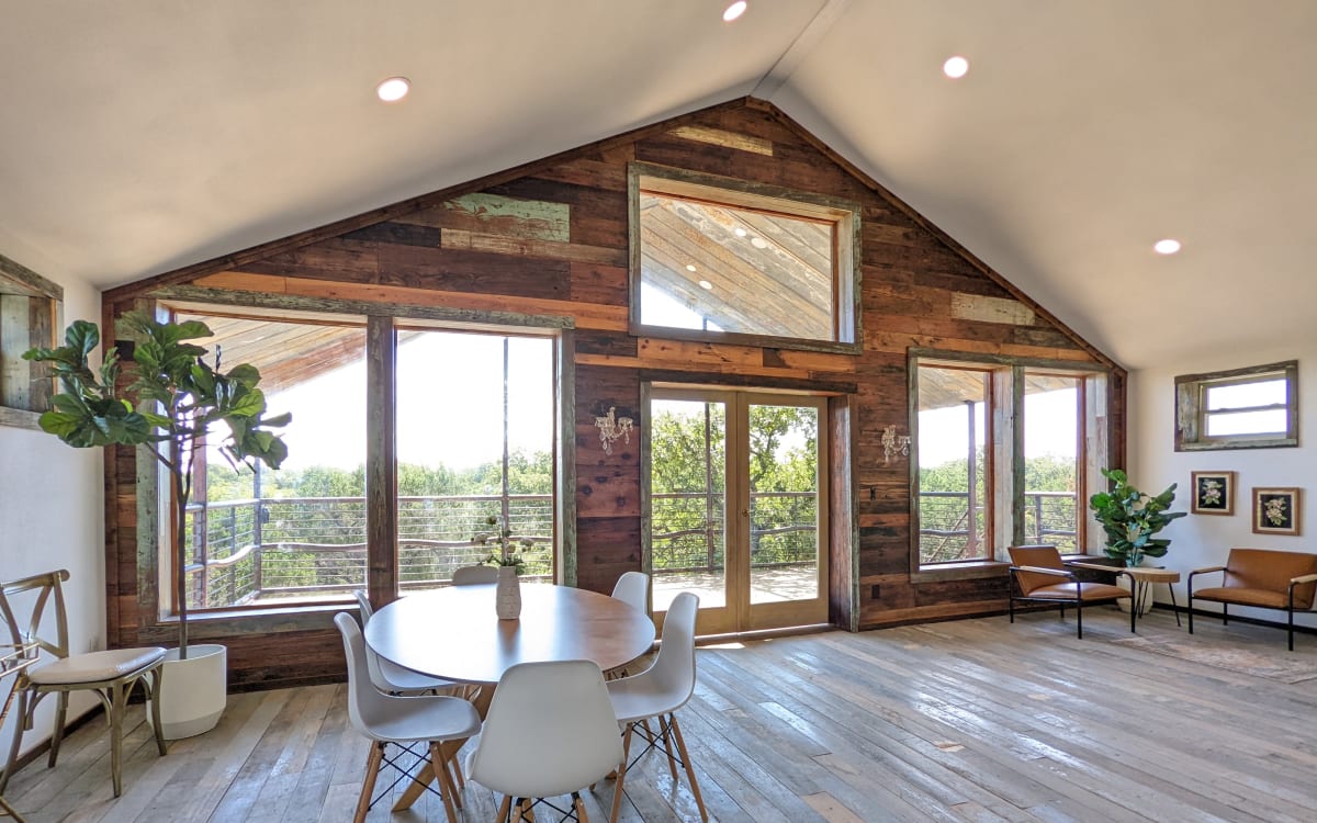 The Barn at Sparrow Creek Ranch | Window Filled Loft with Modern and ...