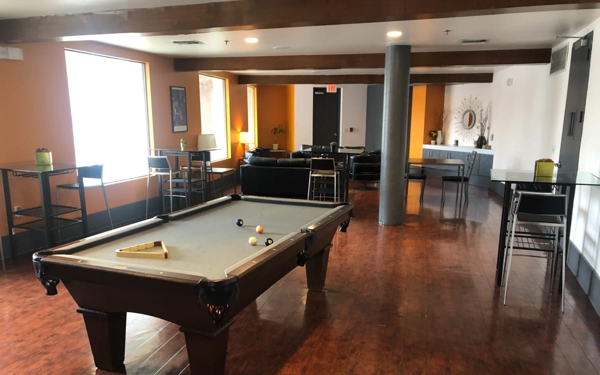 Cozy Clubhouse Located Conveniently Next to Union Station, Los Angeles ...