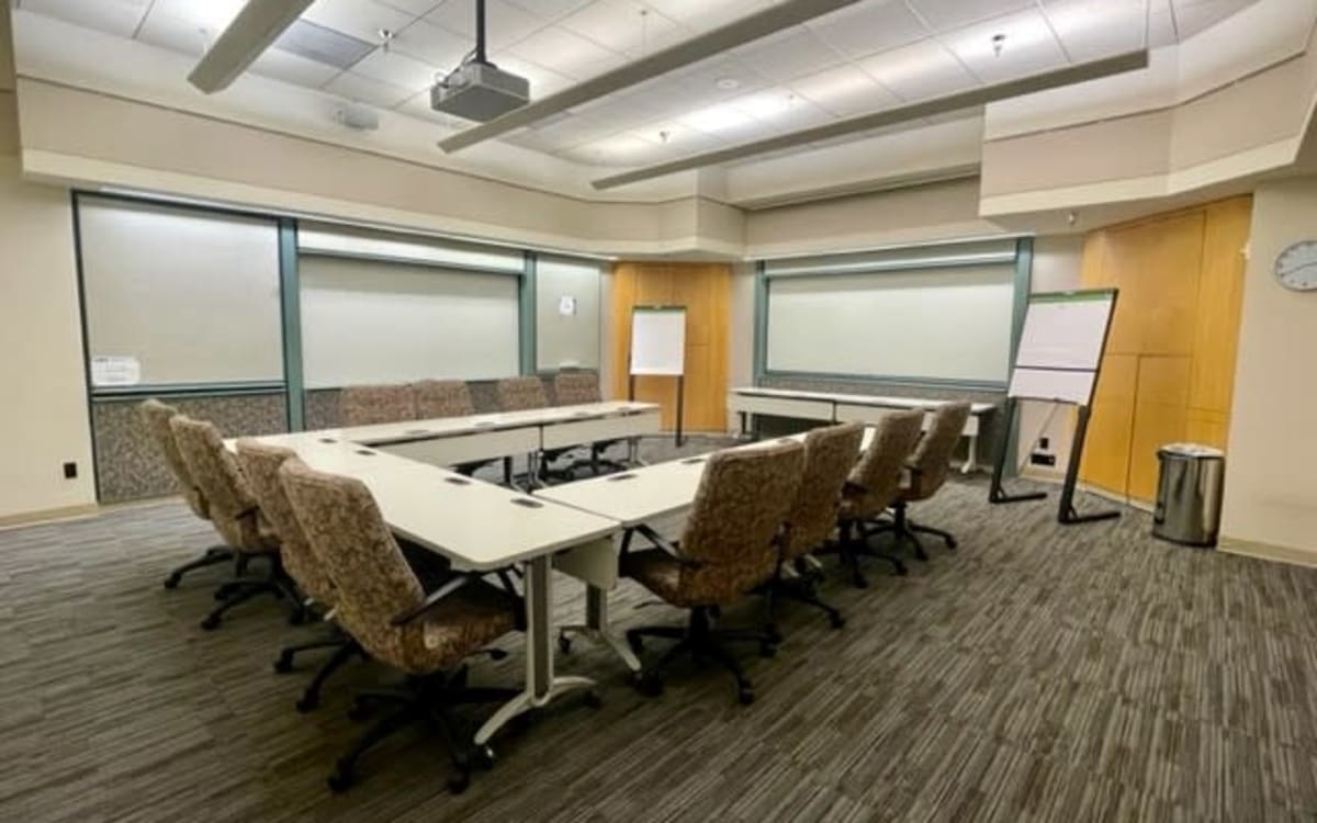 Room 214 - Professional Meeting Room and Conference Space located in ...