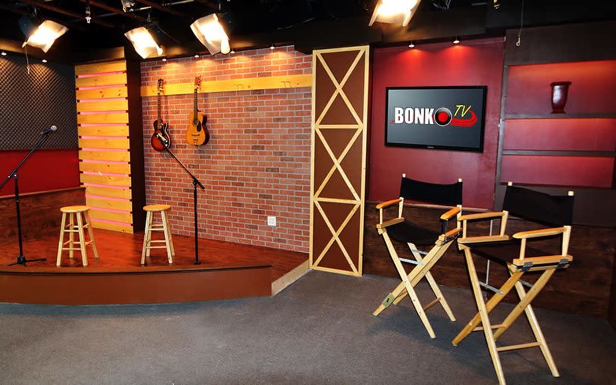 Fully Equipped Video Podcasting Studio w/MutiCamera Control Room ...