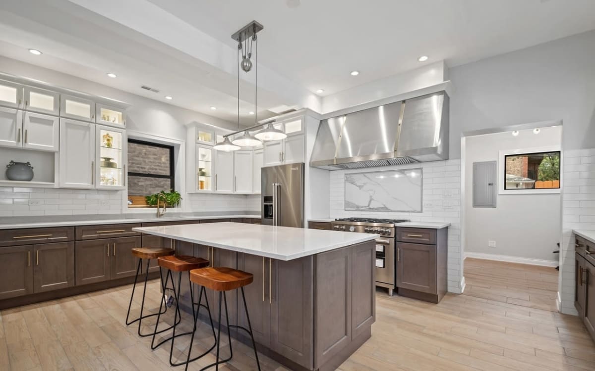 HUGE Professional Grade Home Kitchen, Chicago, IL | Production | Peerspace