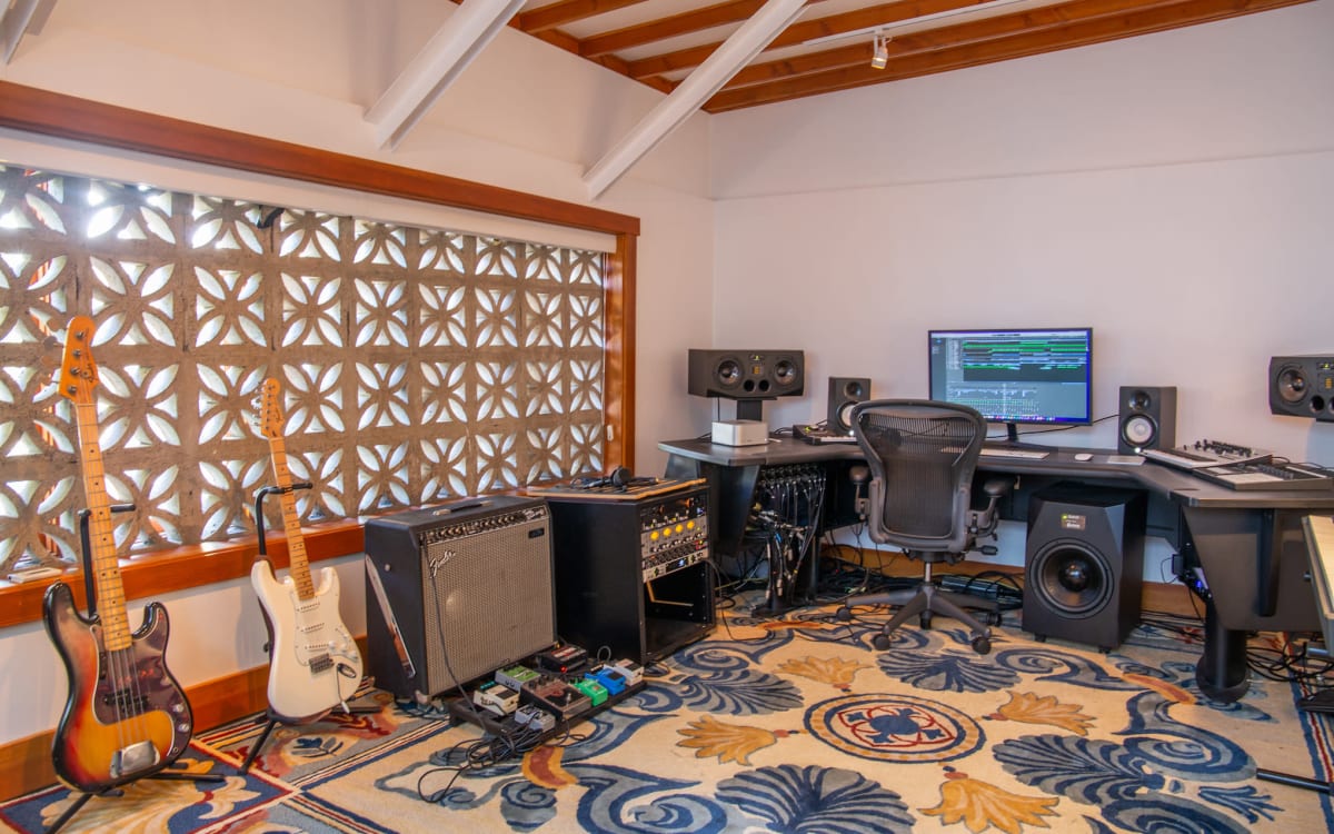 Recording Studio on Abbot Kinney for Podcast, Vodcast & Music, Venice ...