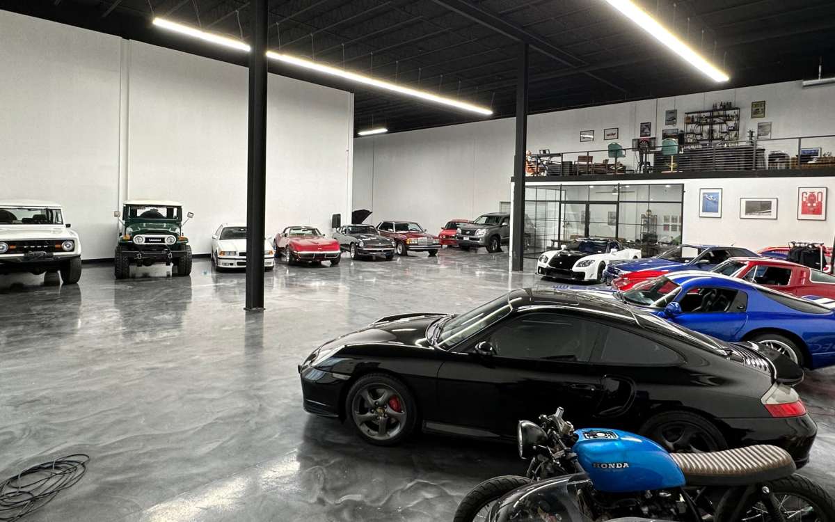 Classic Car Showroom with Lofted Bar, Houston, TX | Event | Peerspace