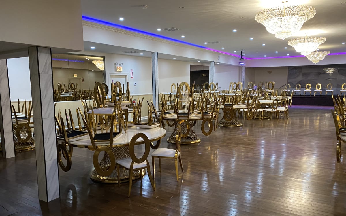 Luxury banquet hall in North Chicago, Chicago, IL | Event | Peerspace