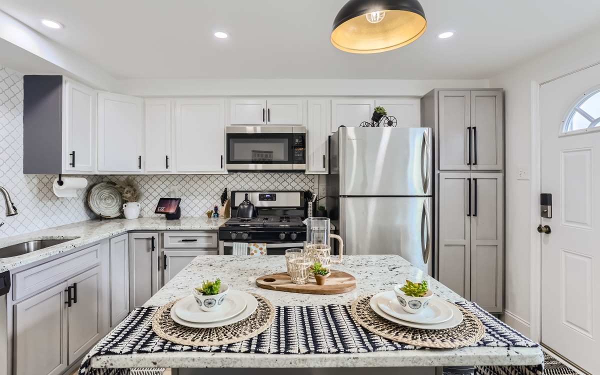 Eclectic Zen Home minutes to downtown, Baltimore, MD | Production ...