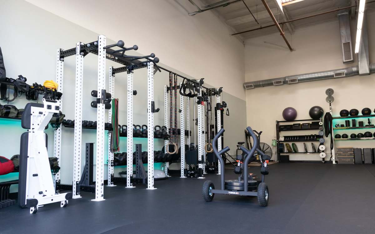 Modern Premium Fitness Studio Gym w/ High Ceiling & Rolling Gate ...